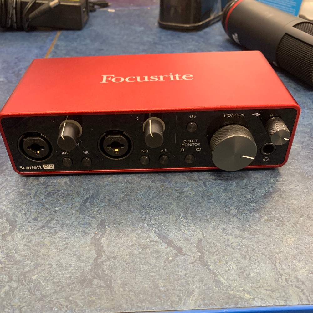 Pre-owned Focusrite focusrite scarlett 212 3rd gen - Own4Less